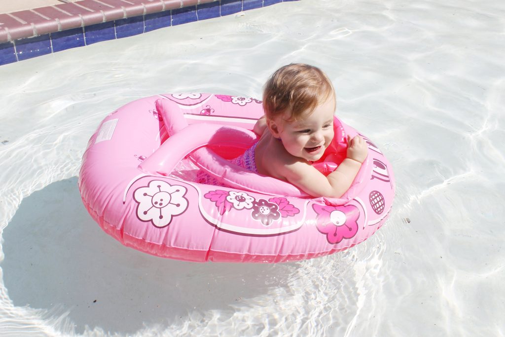 Pool Bag Essentials - Simply Clarke