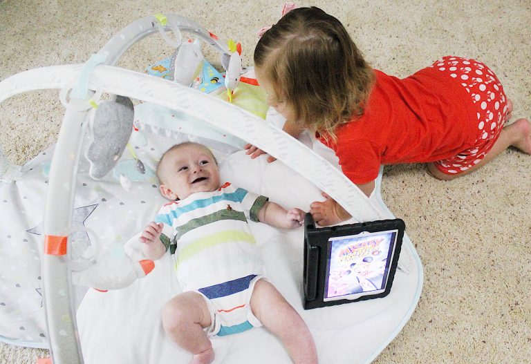 10 Ways To Promote Sibling Bonding - Simply Clarke